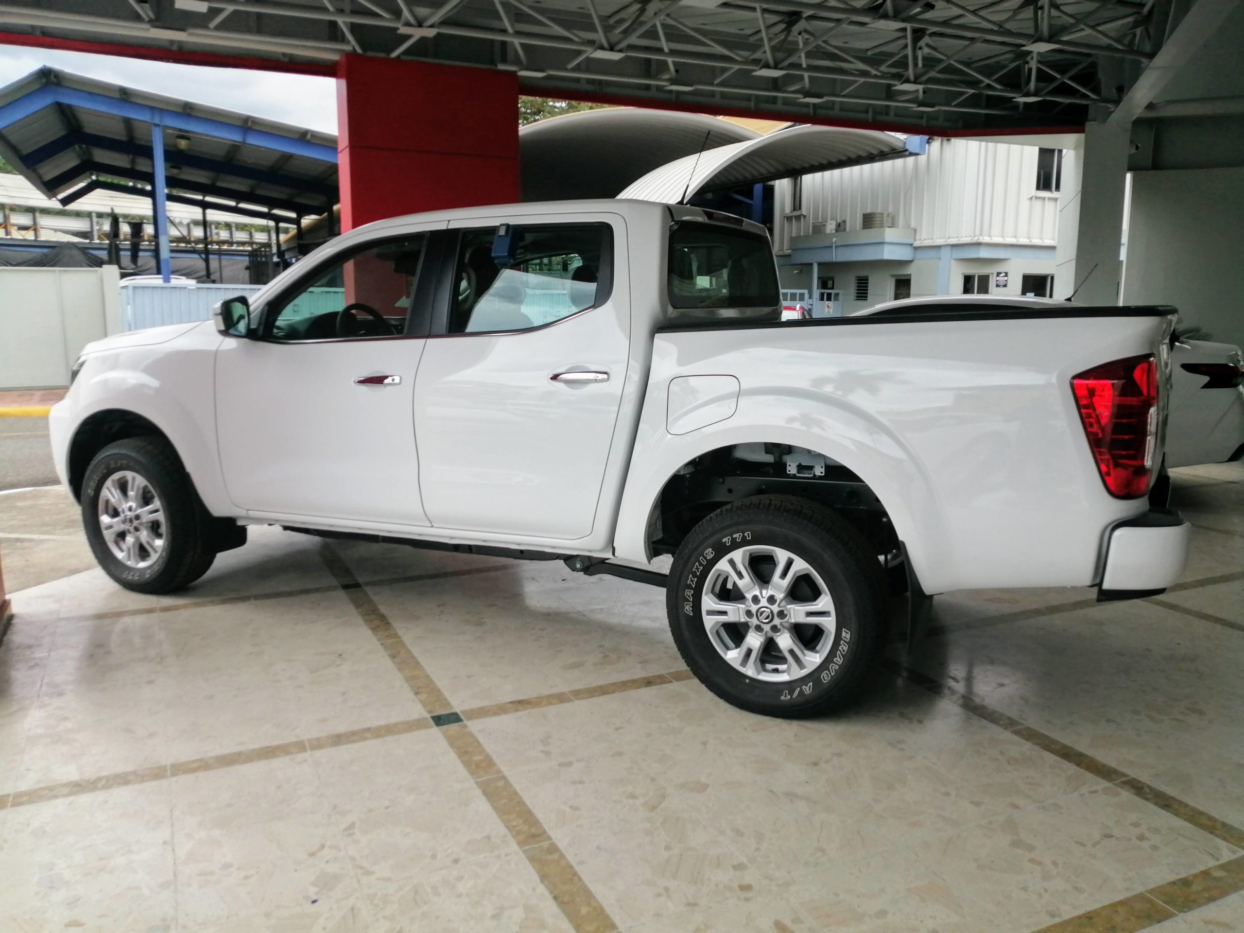 Nissan Frontier XE 2023 - El Yaque Motors SRL